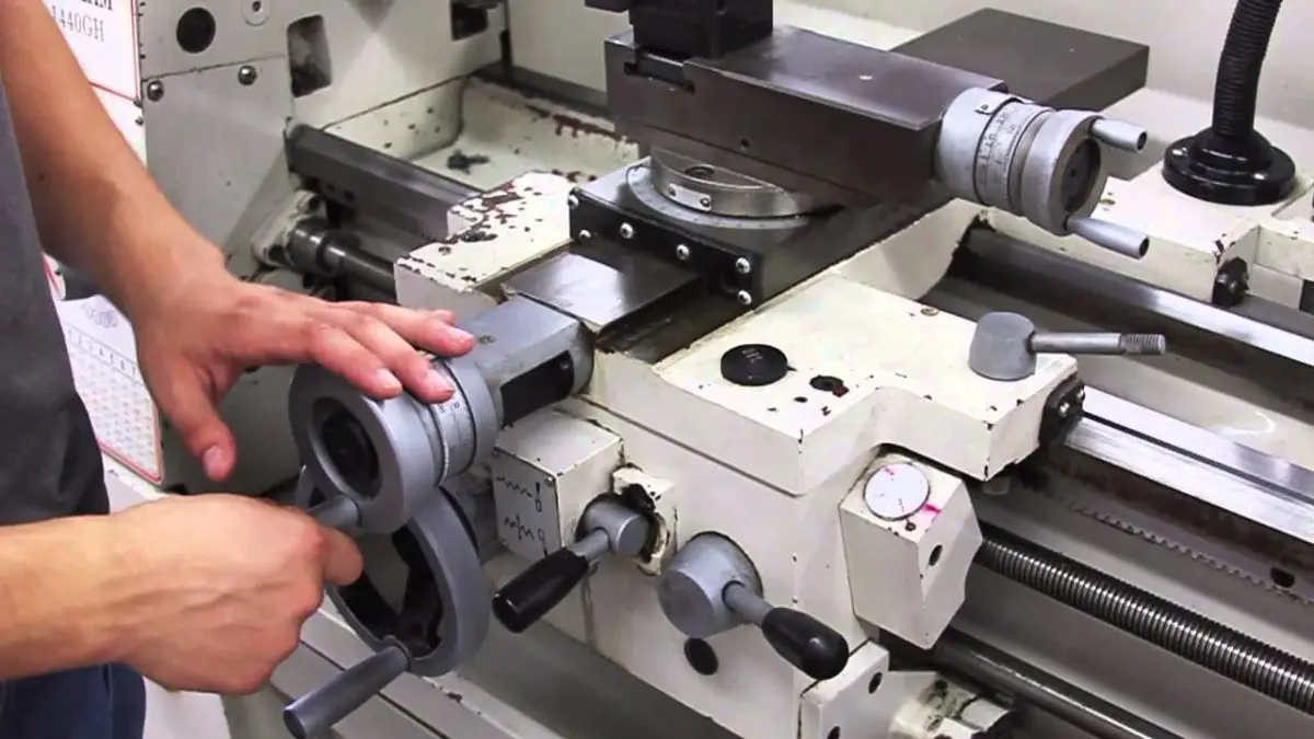 TORNO PARALELO, LAS MÁQUINAS MÁS USADAS PARA TORNEAR